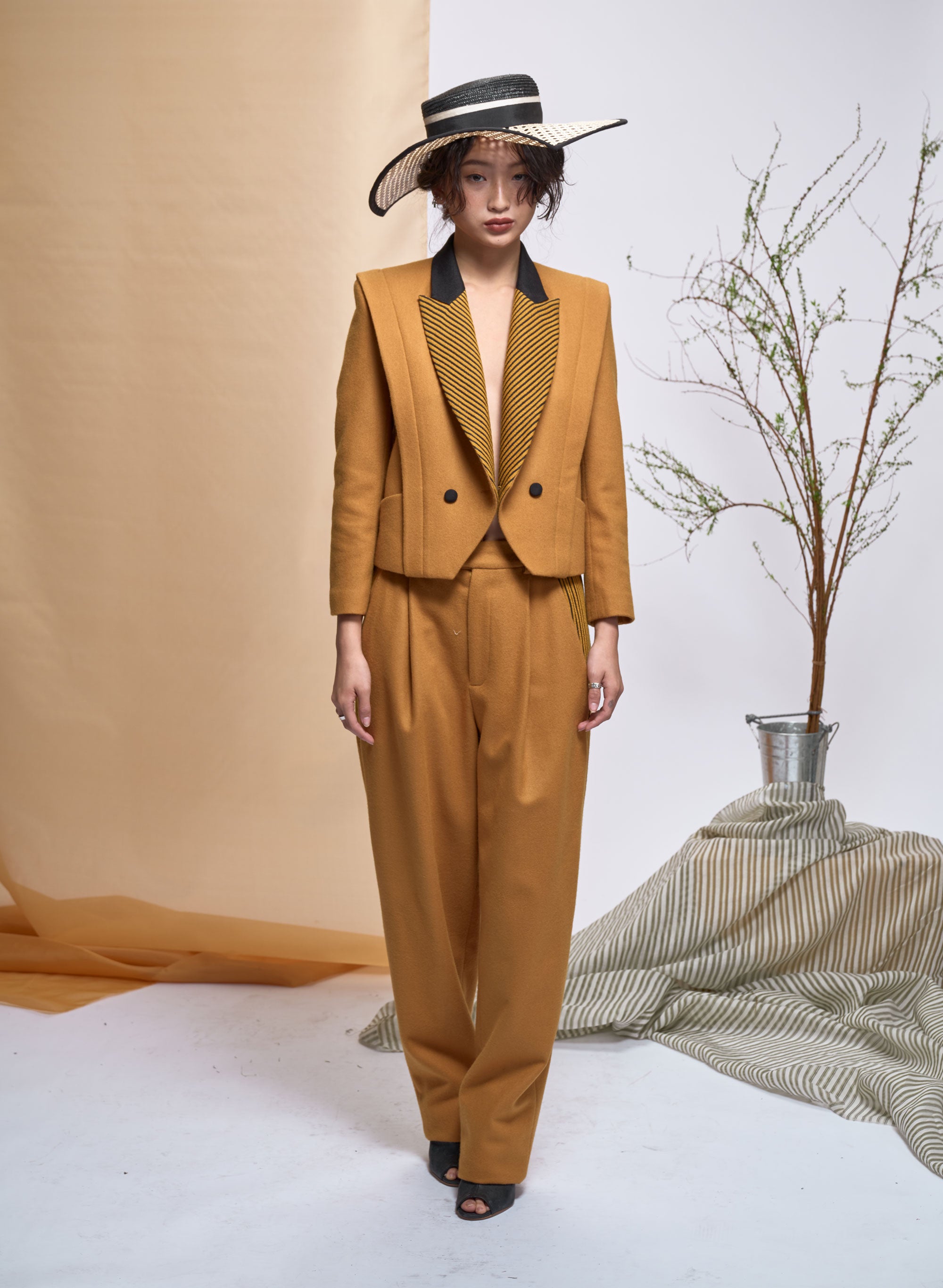 Amber Tux Blazer – MODEMENT